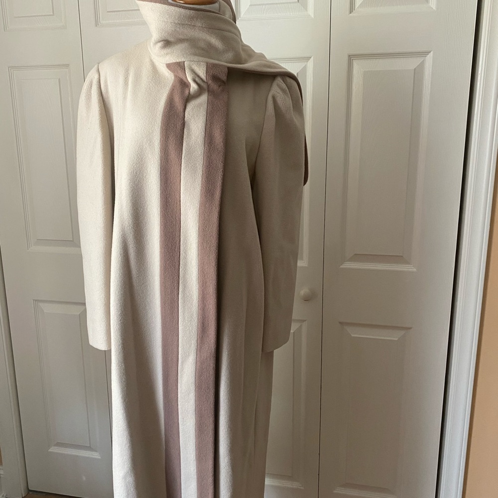 Vintage 100% Pure Wool Neutral Trench Coat Peacoat - Gem